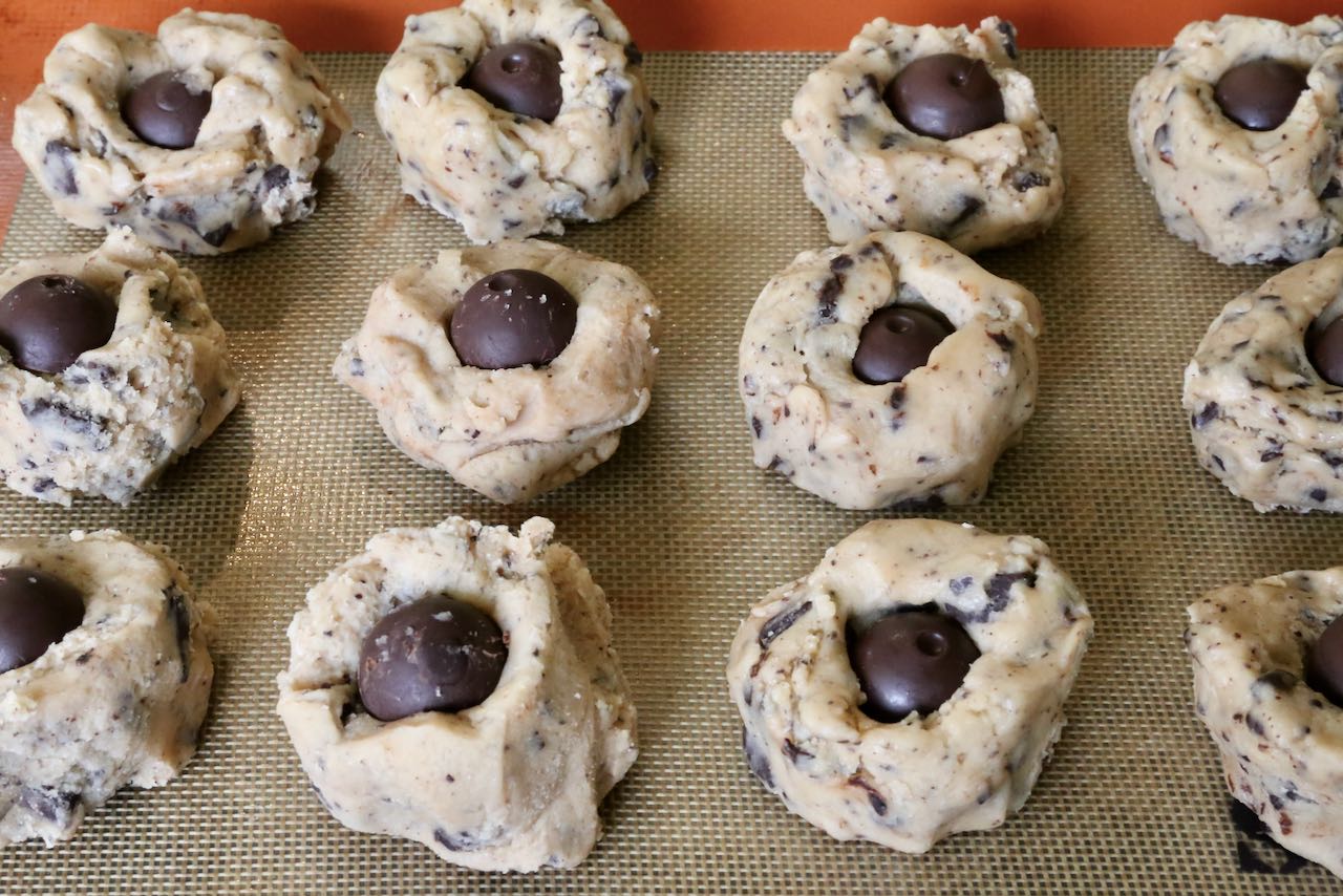 Best Dark Chocolate Lindt Lindor Cookies | dobbernationLOVES