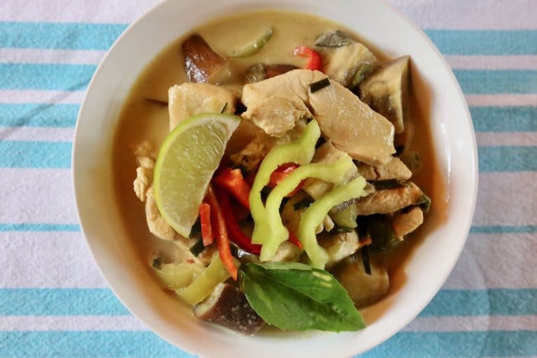 Gaeng Keow Wan: Thai Green Curry Chicken Recipe