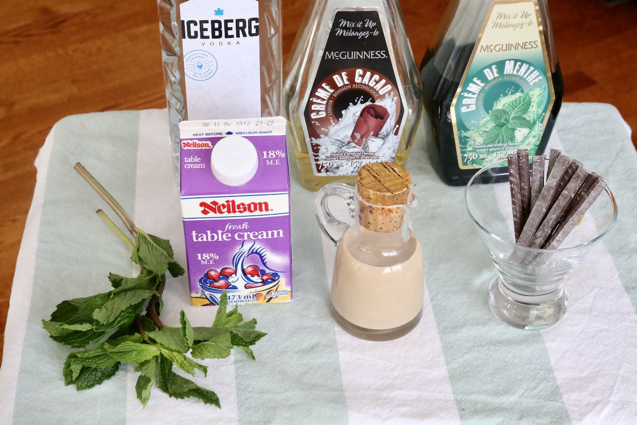 Mint Chocolate After Eight Cocktail Drink Recipe | dobbernationLOVES