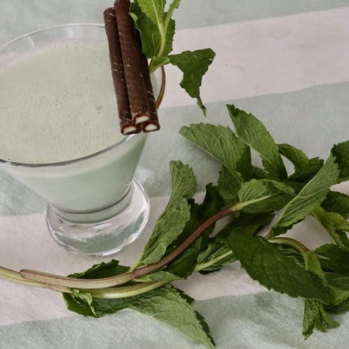 Mint Chocolate After Eight Cocktail Drink Recipe | dobbernationLOVES