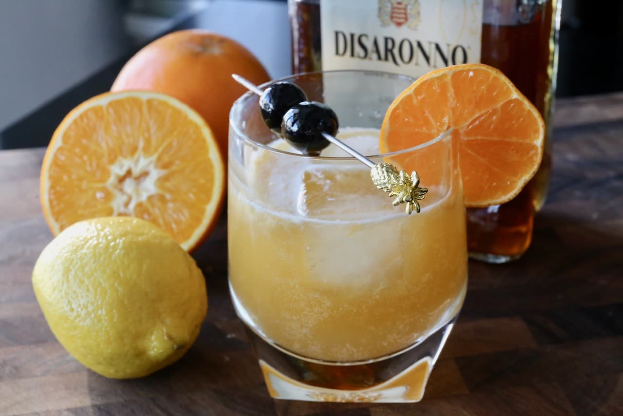 Disaronno Amaretto Stone Sour Cocktail Drink Recipe