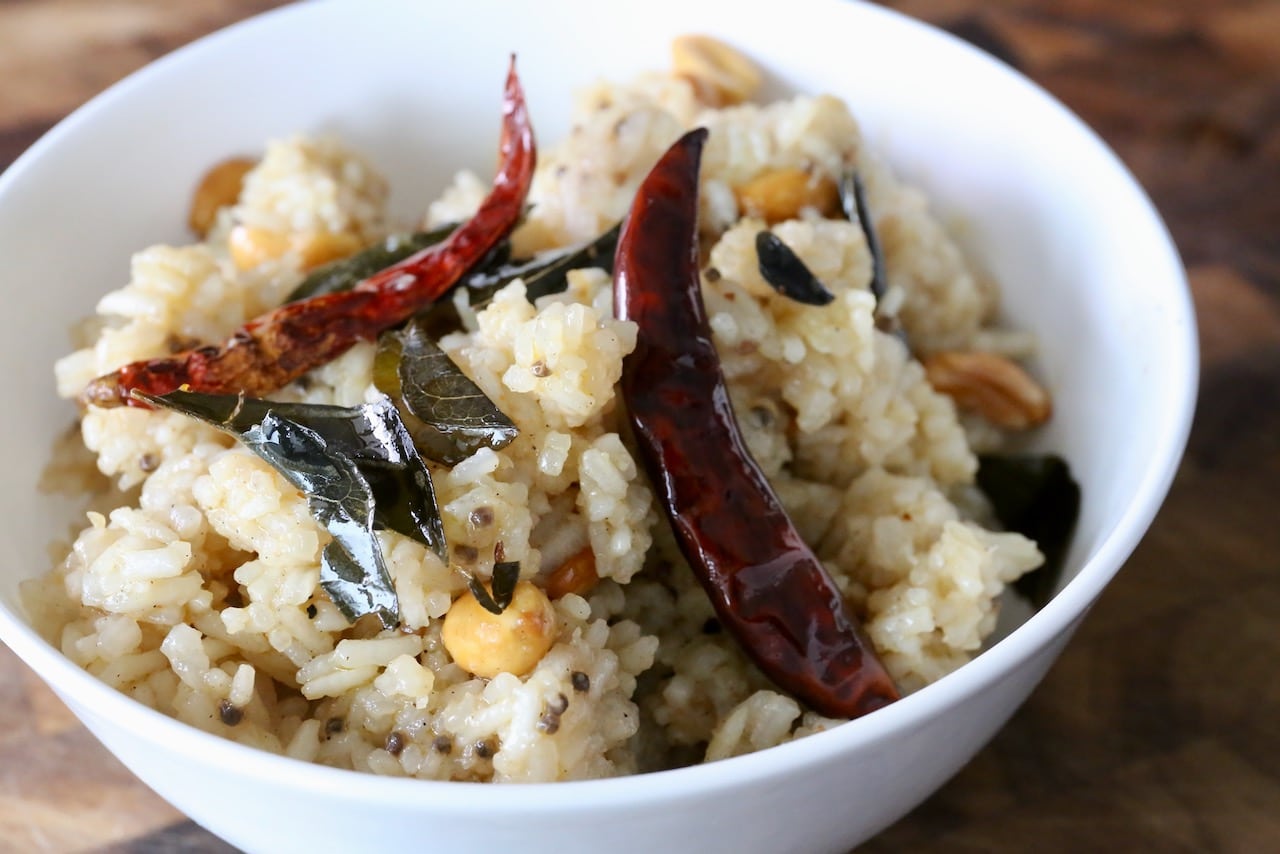 Puliyodharai South Indian Tamarind Rice Recipe | dobbernationLOVES