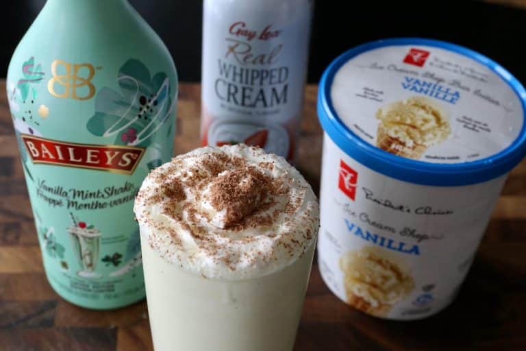 Baileys Vanilla Mint Shake Irish Cream Cocktail Recipe,