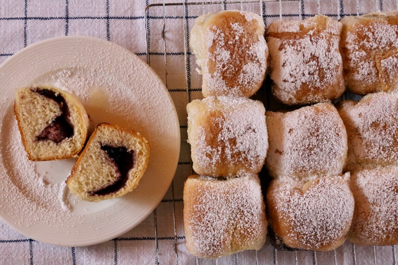 Buchty Recipe: Slovak Jam Filled Yeast Buns | dobbernationLOVES