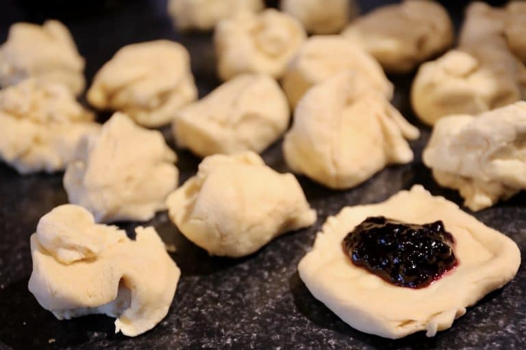 Buchty Recipe: Slovak Jam Filled Yeast Buns | dobbernationLOVES