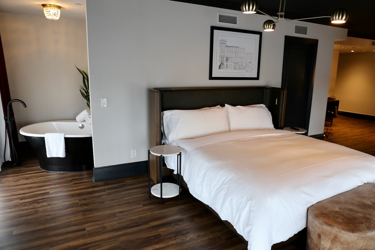 Best Luxury Boutique Hotels In Downtown Toronto 2025 | dobbernationLOVES