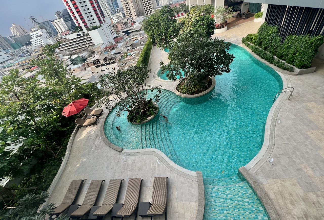 Best Bangkok Hotel Rooftop Pool & Infinity Pools | dobbernationLOVES